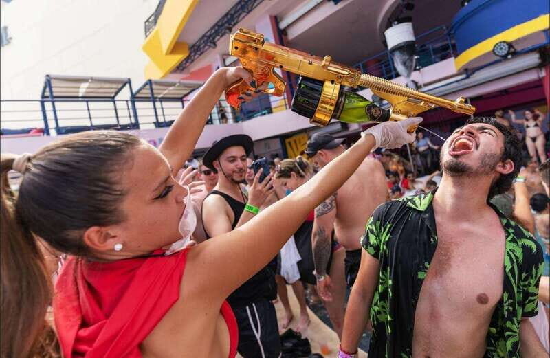 Premium Beach Party Coco Bongo - Who Should Consider This Experience?