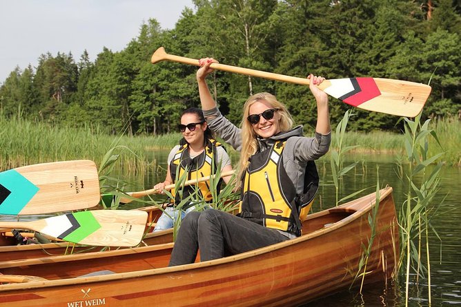 Premium guided Canoe Tour in lake Plateliai Handcrafted inventory and picnic set - Who Should Consider This Tour?