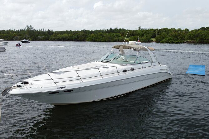 Premium Miami Yacht Tour Experience: Captain, Champagne & Party! - FAQ