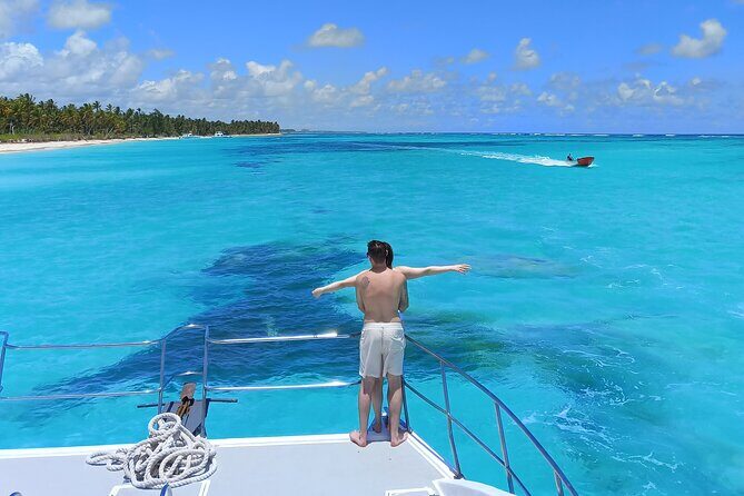 Premium Party Boat in Bávaro - Punta Cana - An In-Depth Look at the Experience