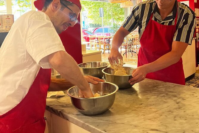 Premium Pizza Making Class at a Pizzeria in Como - Experience Details