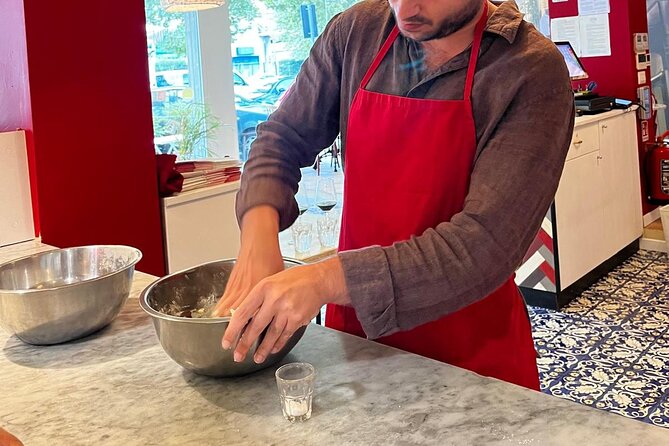 Premium Pizza Making Class at a Pizzeria in Como - Accessibility and Dietary Information