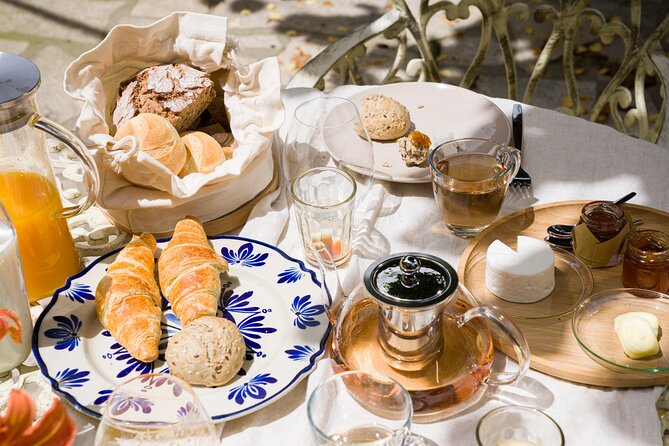 Premium Private Vinho Verde Tour:3 Wineries With Tastings & Lunch - Inclement Weather Considerations