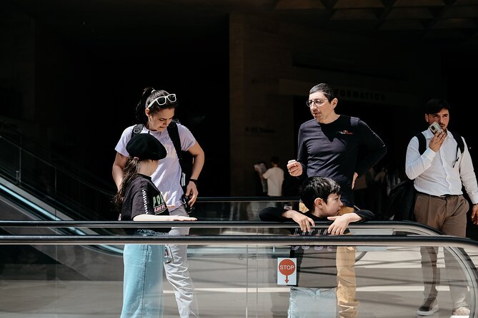 Priority ticket without waiting for the Louvre Museum - The Experience of the Guide