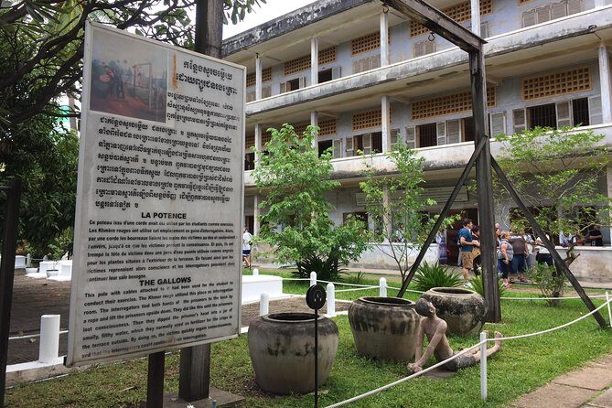 Private 2 Days Tour to Phnom Tamao Zoo & Killing Field - Key Points