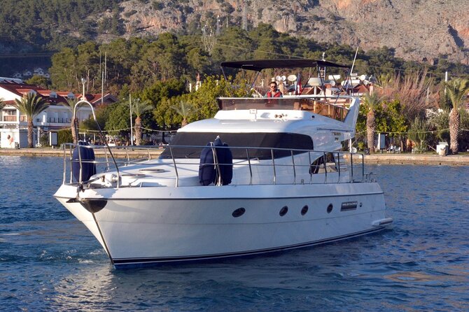 Private 2-Hour Bosphorus Cruise with Yacth - The Sum Up