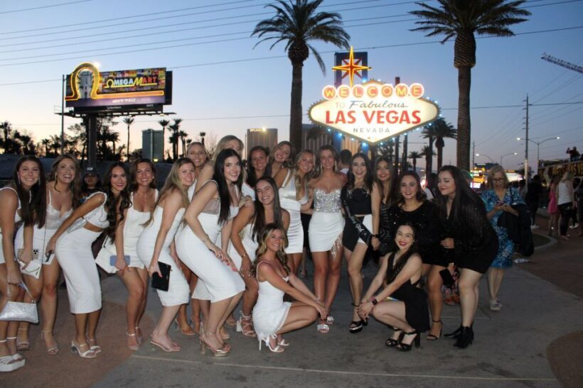 Private 2-Hour LV Limo Tour with Champagne and LV Goodies - The Sum Up