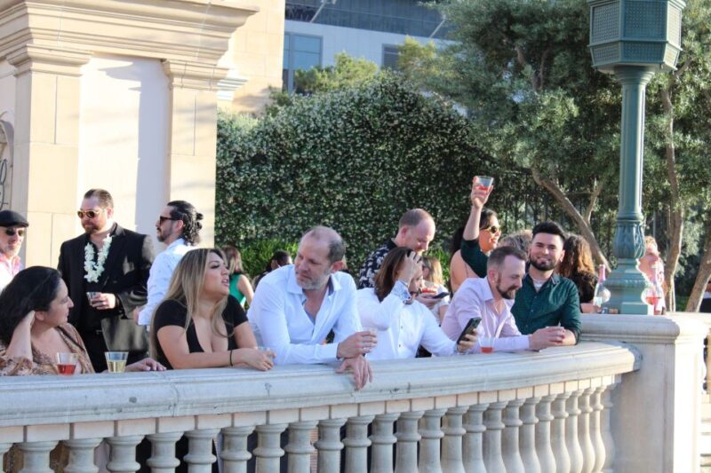 Private 2-Hour LV Limo Tour with Champagne and LV Goodies - FAQ