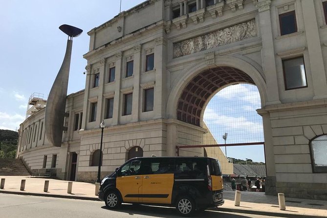 Private 2 Hours Sightseeing Tour in Barcelona - Key Points