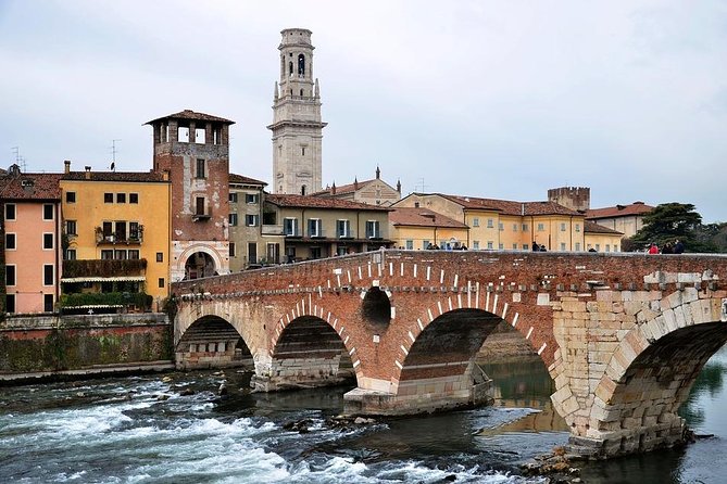 Private 2,5 hour Walking Tour of Verona with Private Tour Guide - Verona in Focus: A Private Walking Tour Experience