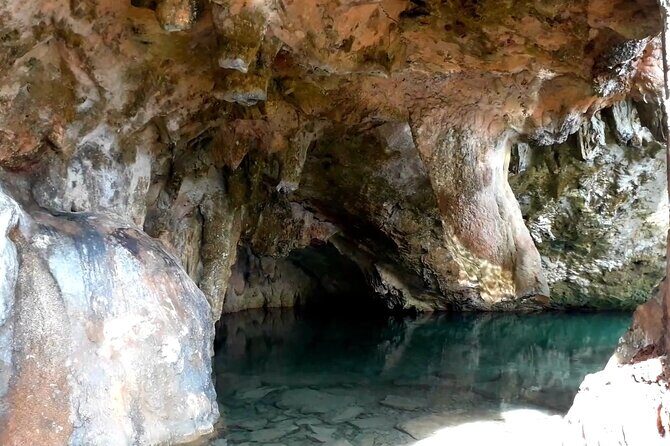 Private 3.5 Hour East End Excursion in St. George - Key Points