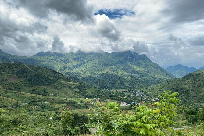 Private 3 Days and 2 Nights Tour in Ha Giang's remote borderlands with Guide - Authenticity and Ethical Travel