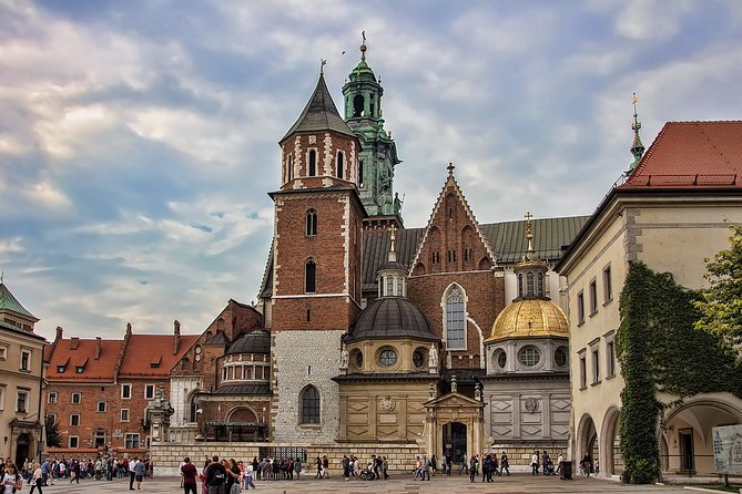 Private 3-hours Walking Tour of Krakow with official tour guide - Practical Details and Value