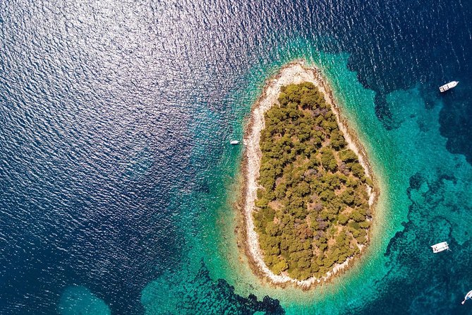 Private 3 Islands Tour With Speed Boat to Blue Lagoon and Solta From Split or Trogir - Highlights of the Tour