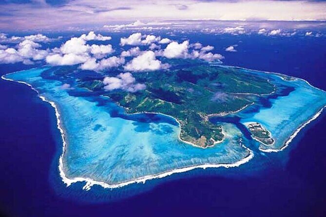 Private 30-minute flight downwind of Huahine - An In-Depth Look at the Huahine Aerial Tour