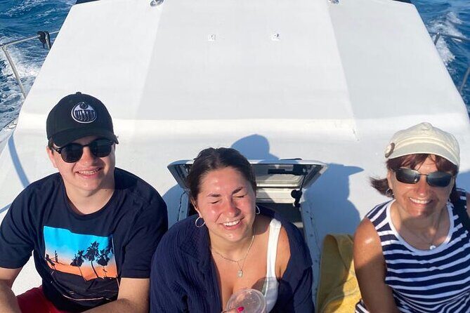 Private 38' Defender Sportfishing/Swim with Pigs in Nassau - Who Will Love This Tour?