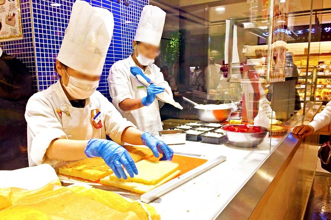 PRIVATE 4-Hour Best of Osaka Local Walk With Castle - Tsuruhashi Market Discovery