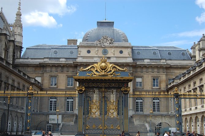 Private 4-Hour City Tour of Paris With Driver and Official Guide - Exploring Famous Landmarks