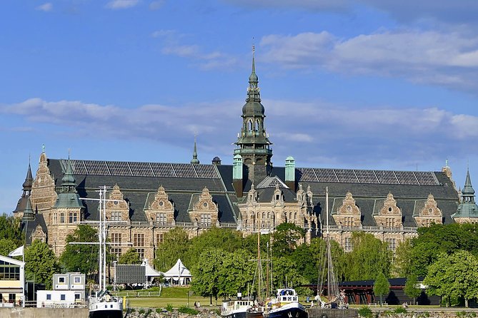 Private 4h VIP city tour by limousine car and guide in Stockholm - FAQ
