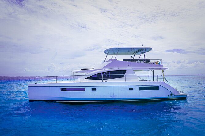 Private 51' Leopard boat Punta Mita  Chef & Open Bar Included - Key Points