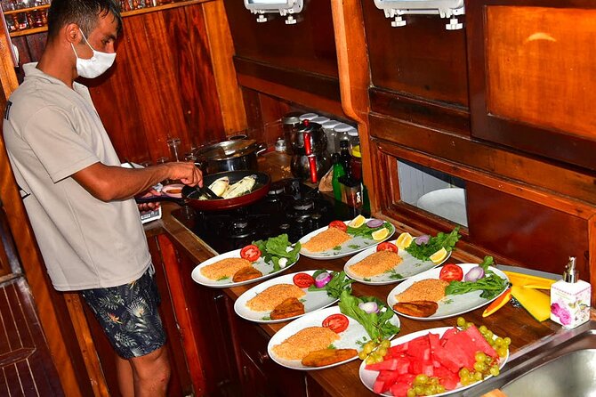 Private 6-Hour Boat Tour With Lunch in Bodrum Bays - Service