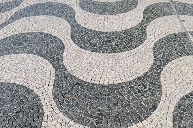 Private 6 or 10 Food Tasting and City Highlights Tour in Lisbon - Authentic Lisbon: Combining Food and City Charm