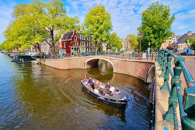 Private 90 Minute Amsterdam Old City Canal Cruise - Meeting Point and Directions