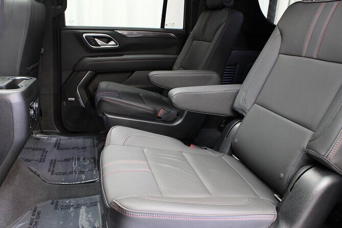 Private Airport Transfer from JFK LGA and EWR to Manhattan - A closer look at this private airport transfer service