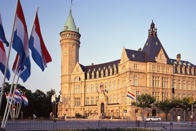 Private airport transfer: from the airport to the city of Luxembourg - The Sum Up