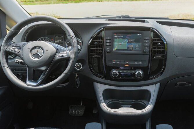 Private airport transfer in Vienna for up to 8 people in minibus - Why Choose a Private Minibus in Vienna?