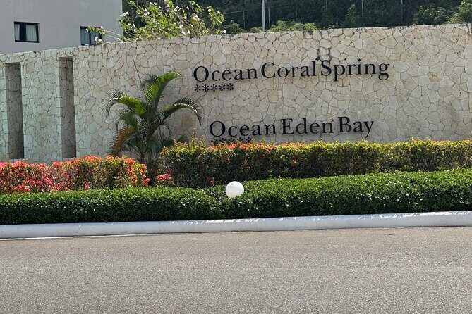 Private Airport Transfers To Or From All Falmouth Trelawny Hotels - Key Points