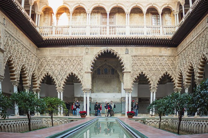 Private Alcazar, Giralda and Cathedral of Seville Tour - The Guides and Personalization