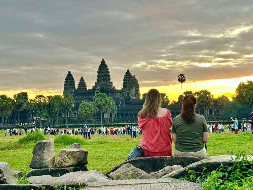 Private Angkor Wat Small Tour By English Speaking-Guide - A Closer Look at the Itinerary and What You Can Expect