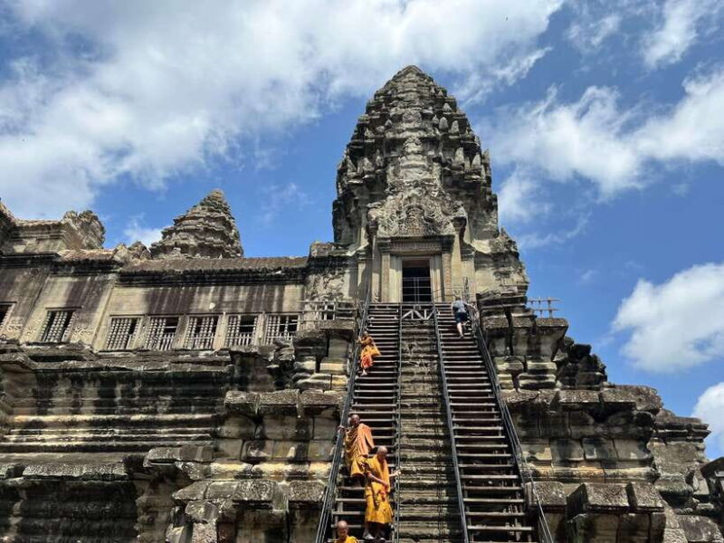 Private Angkor Wat Sunrise Tour with Lunch - Included and Not Included in the Tour