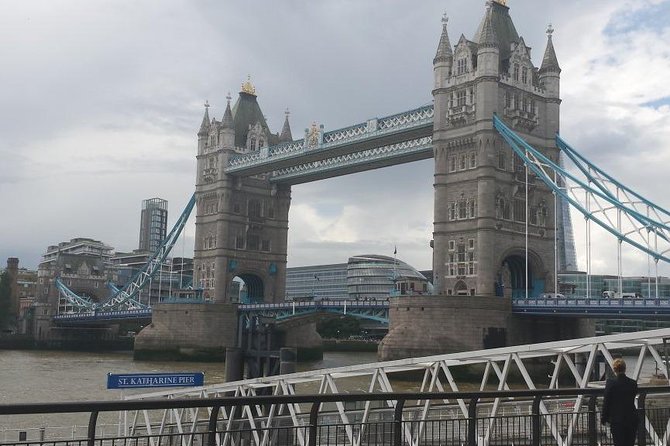 Private Arrival Transfer: Gatwick Airport to Central London - Who Should Consider This Transfer?