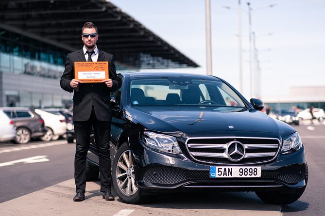 Private Arrival Transfer: Prague Airport - Airport Pickup and Drop-off