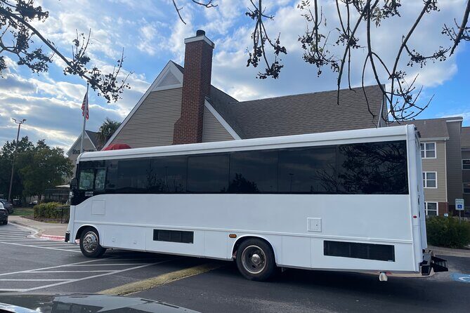 Private Austin Bergstrom Airport Transfer Charter Bus to Austin - Key Points