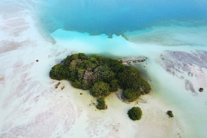 Private - Bacalar sailing across the mesmerizing waters - The Sum Up