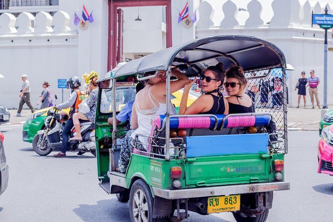 Private Bangkok Customizable Cultural Walking Tour With Wat Pho & Temple of Dawn - FAQ