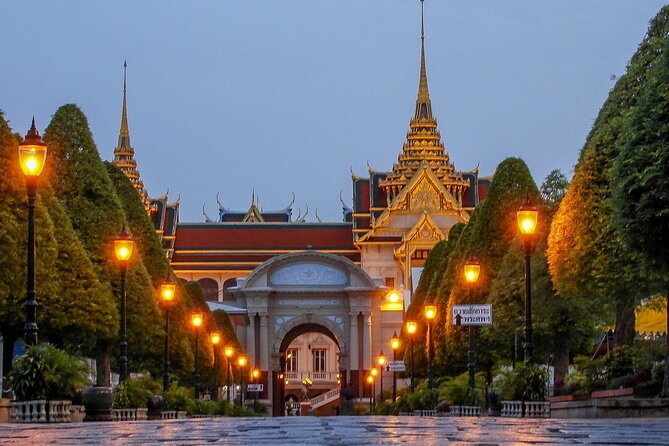 Private Bangkok Night Tour by Tuk Tuk with Dinner - FAQs