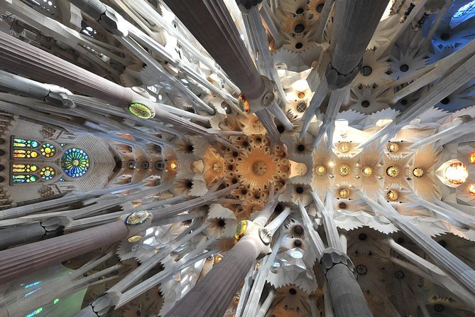 Private Barcelona and Sagrada Familia Tour With Hotel Pick-Up - Exploring Barcelonas Architectural Marvels