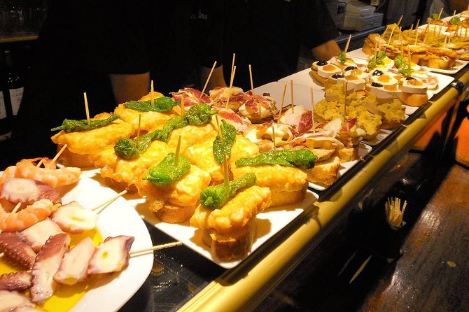 Private Barcelona Art and Tapas Walking Tour With Picasso Museum - Pintxos and Tapas Tasting Stops