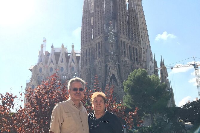 Private Barcelona Highlights: Gothic Sagrada Familia & Park Güell - Key Points