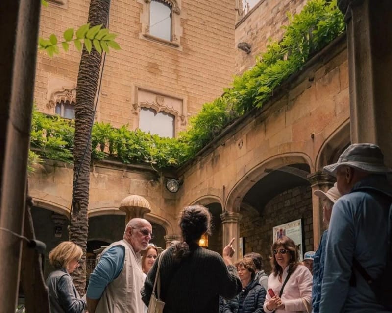 Private Barcelona Modernism and Gaudí Walking Tour - Key Points