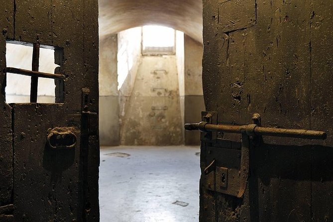 Private Barcelona Old Town & Sky Views: Montjuic Castle & Cable Car Tour - Why This Tour Is a Great Value