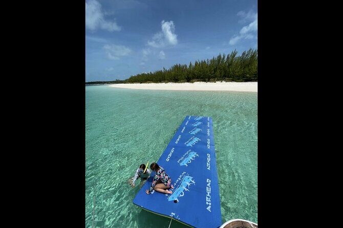 Private Beach Day / 50ft Sun Seeker or 33ft Boat / 1-10 Guests - Authentic Traveller Experiences