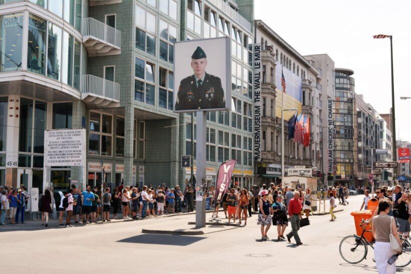 Private Behind the Berlin Wall and Cold War Berlin Tour - Who Should Take This Tour?