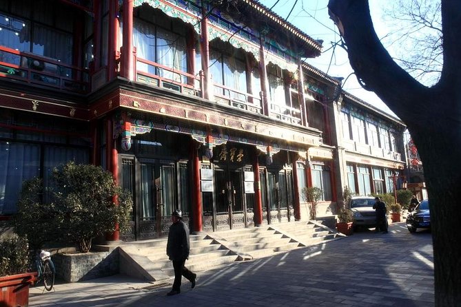 Private Beijing Markets Tour with Tea Tasting at Hongqiao Pearl Market - What Does the Tour Include?