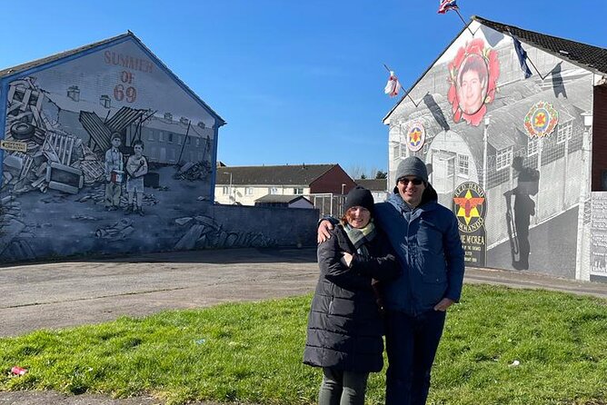 Private Belfast Mural & Giant's Causeway Tour from Belfast (2 in 1) - FAQs