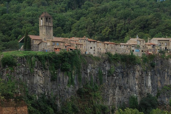 Private Besalú & 3 Medieval Towns Tour With Hotel Pickup From Barcelona - Besalú: The Jewel of Medieval Spain